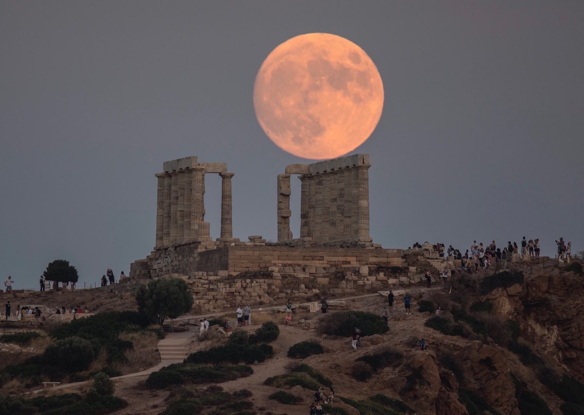 Ματωμένο Φεγγάρι του Οκτωβρίου: Πότε έχουμε Πανσέληνο – Τι σημαίνει για ...